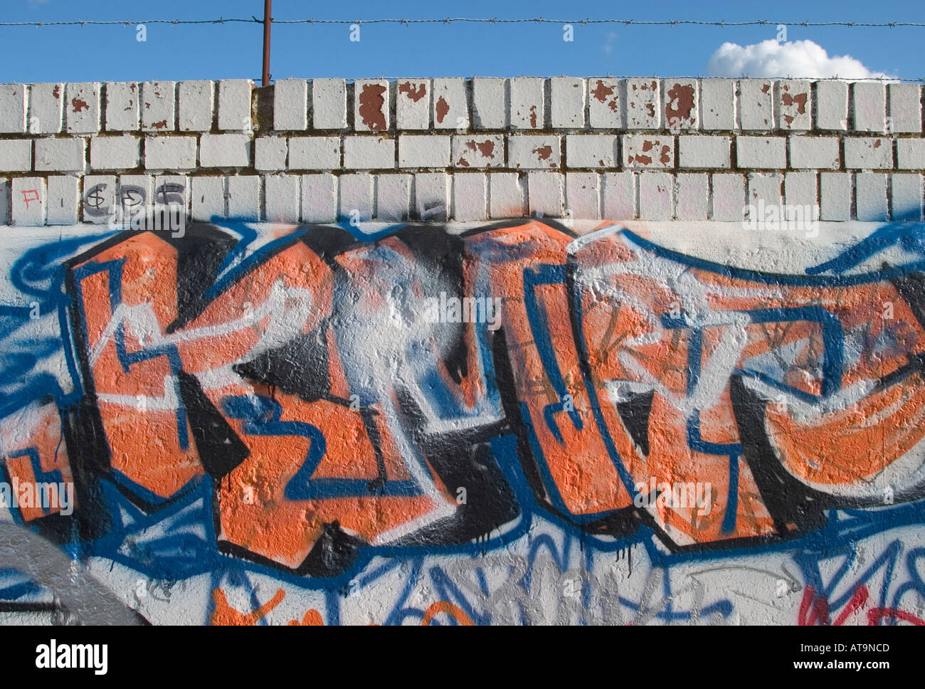 Graffiti london tags hi-res stock photography and images - Alamy