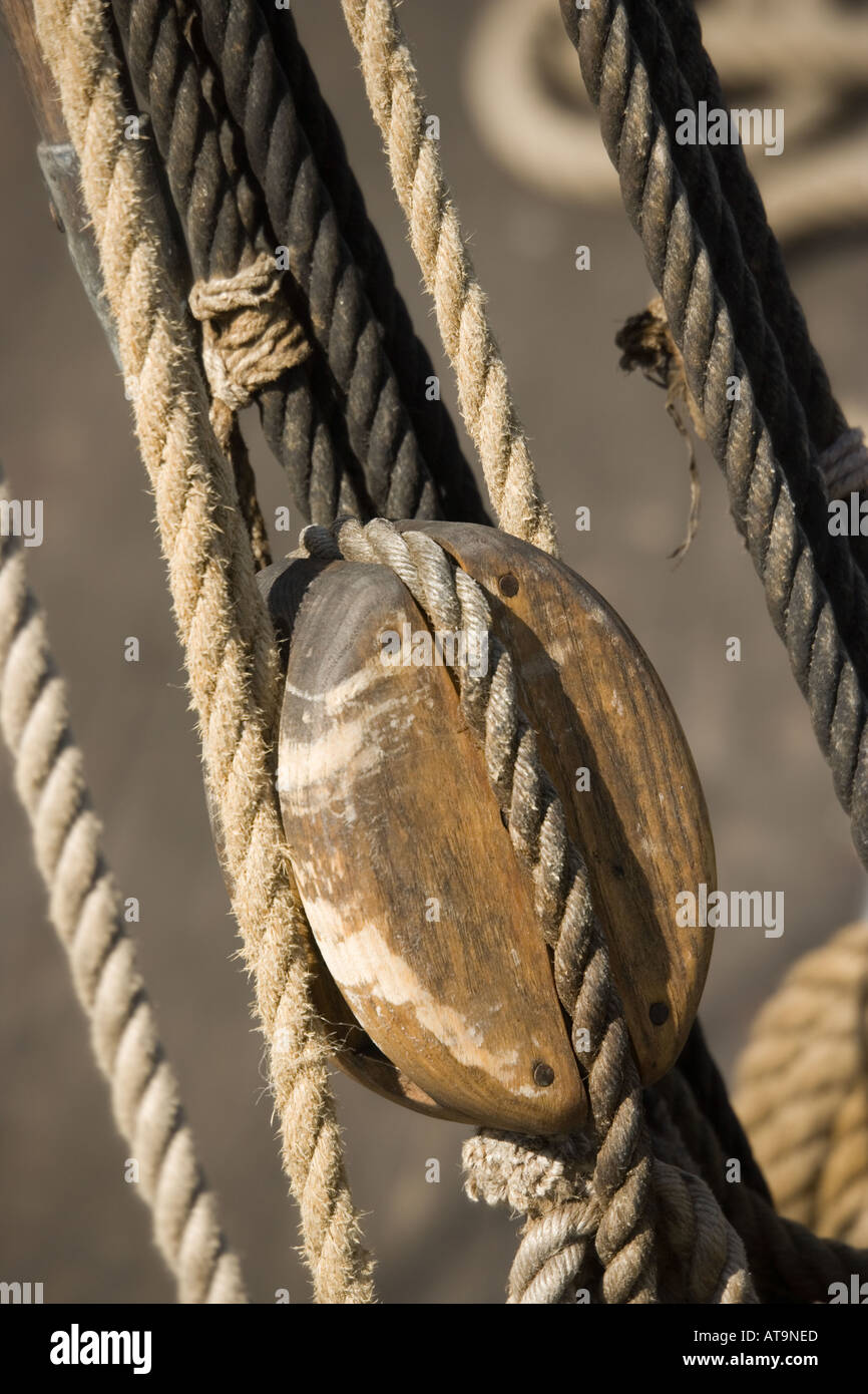 Rigging on sailing boat Stock Photo - Alamy