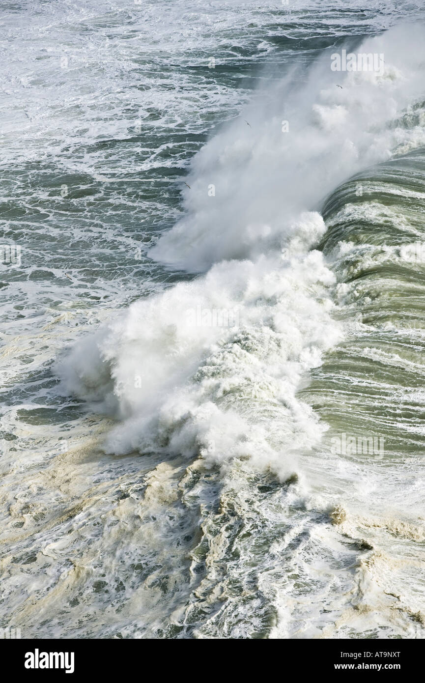 Rogue wave hi-res stock photography and images - Alamy