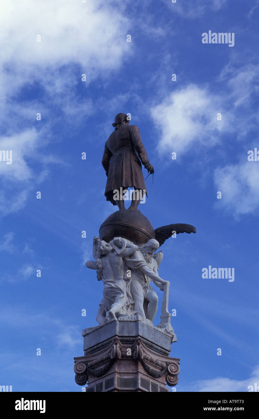 Statue of Maldonado on the main plaza of Parque Maldonado in Riobamba ...
