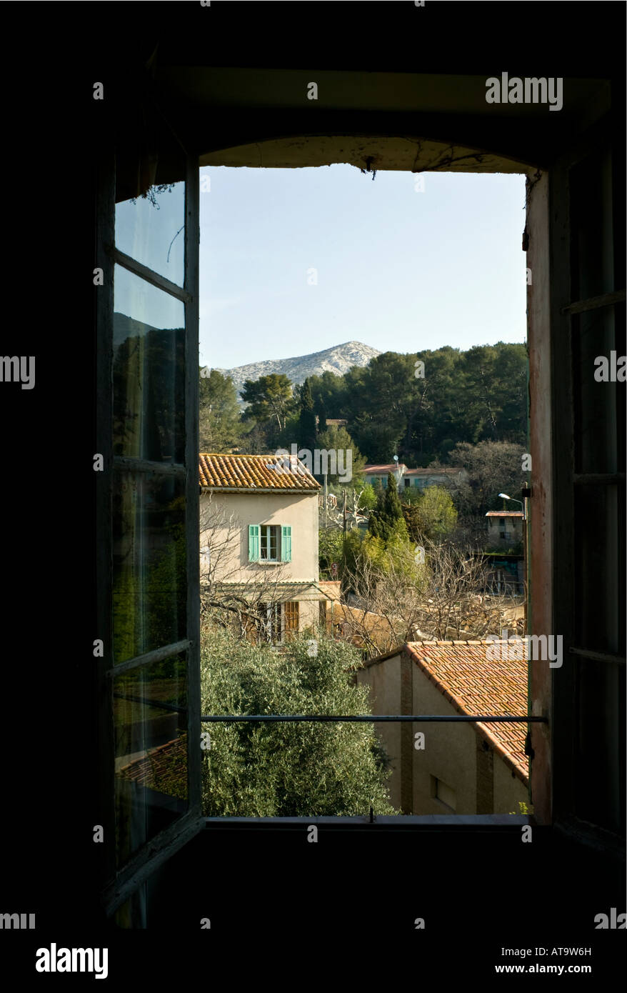 Country window france hi-res stock photography and images - Alamy