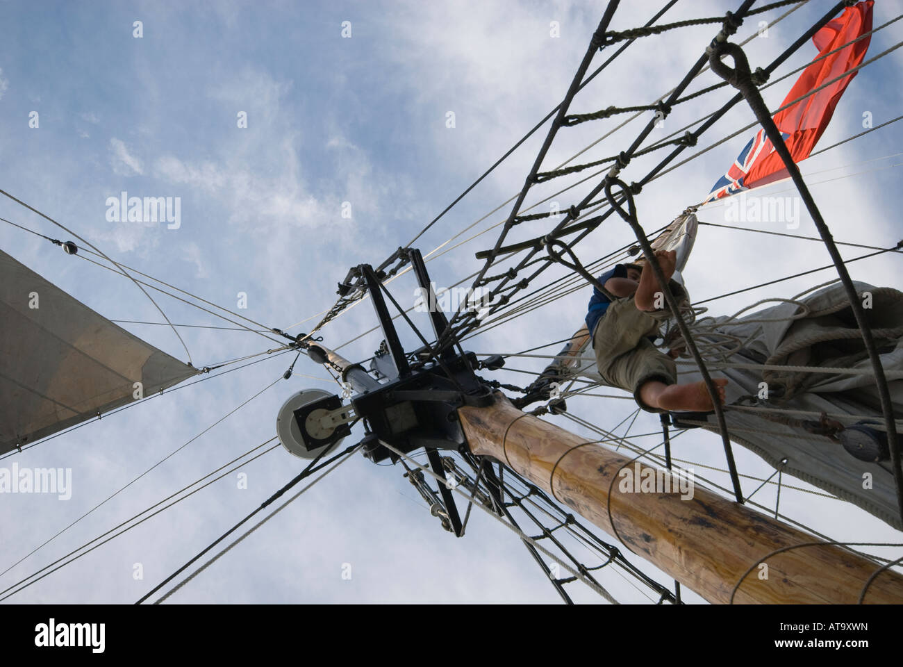 Mast rigging hi-res stock photography and images - Alamy