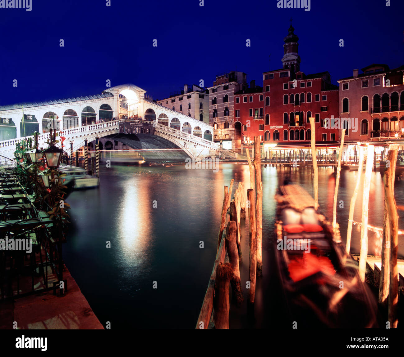 Rialto bridge venice hi-res stock photography and images - Alamy