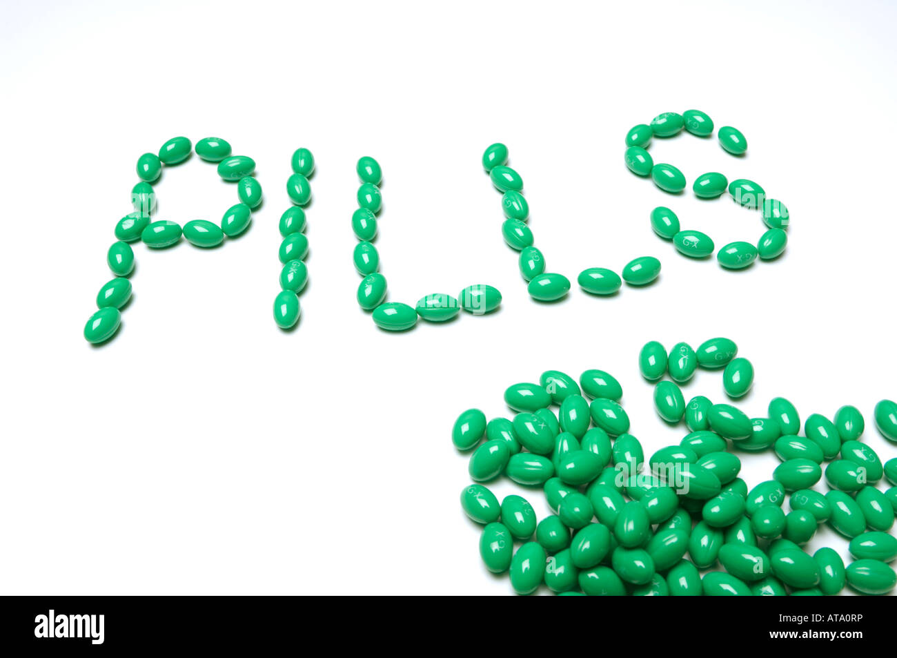 Green pill hi-res stock photography and images - Alamy