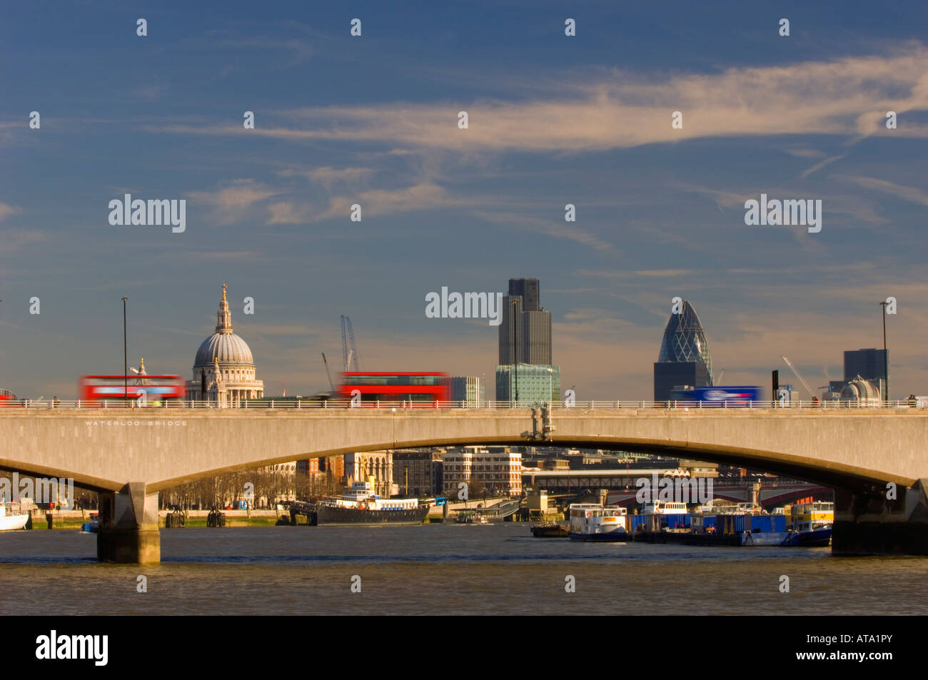 London skyline waterloo hi-res stock photography and images - Alamy