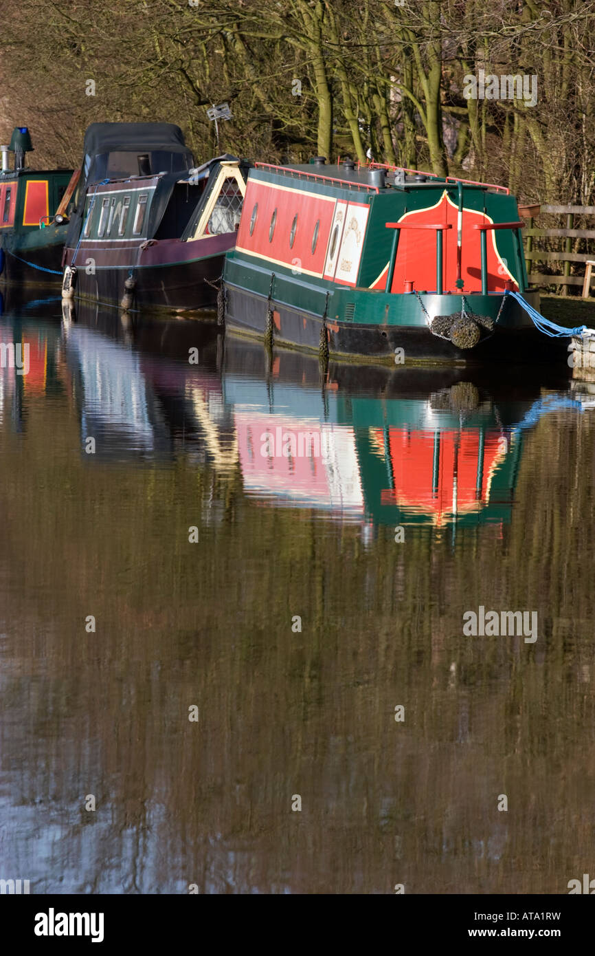 Narrow boats on the Lancaster Canal at Garstang Stock Photo - Alamy