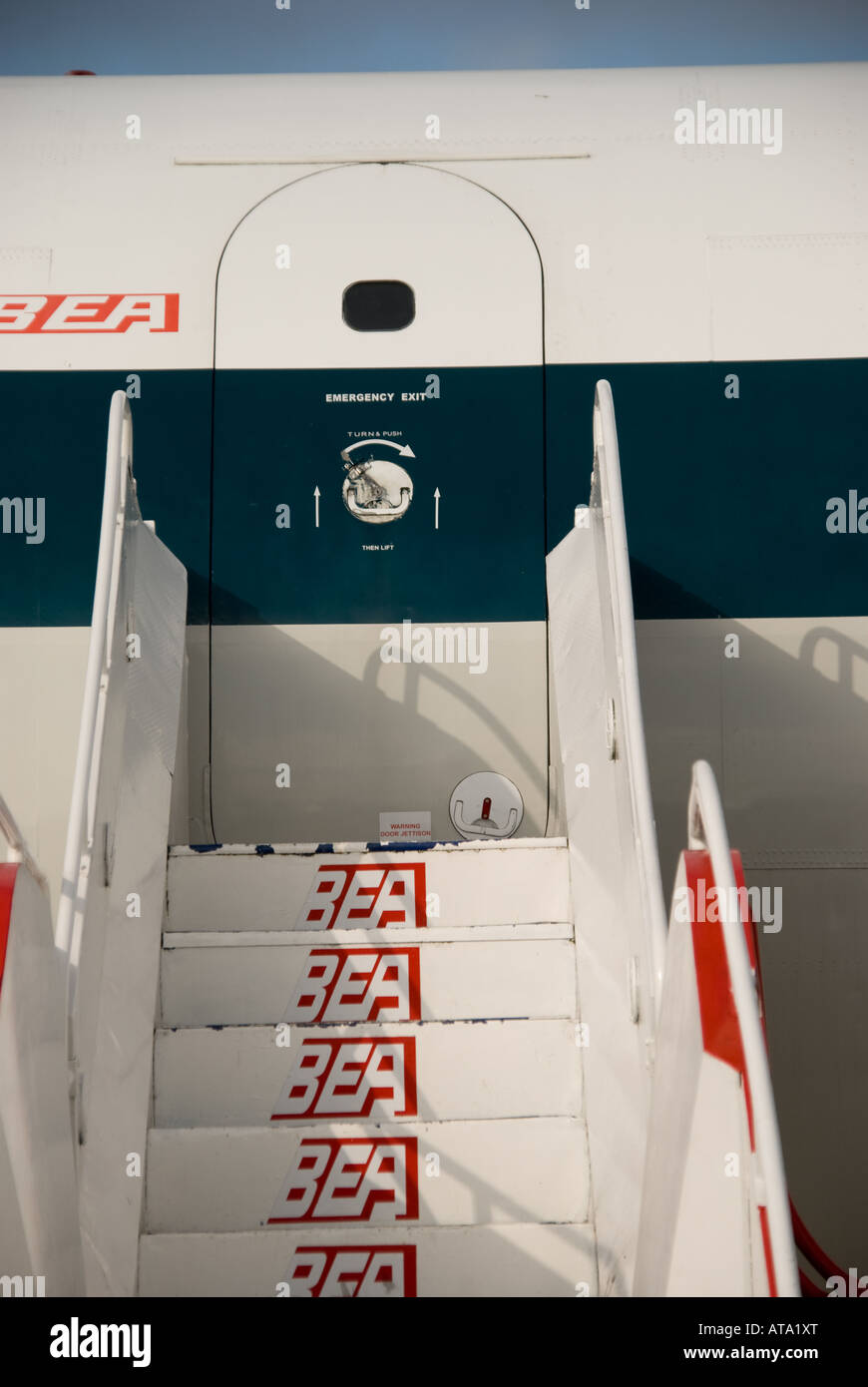 Aircraft boarding steps aircraft passenger steps hi-res stock ...