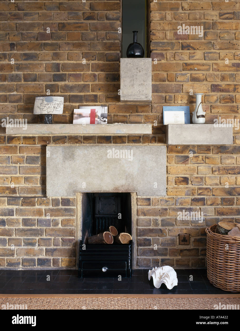 House building fireplace hi-res stock photography and images - Alamy