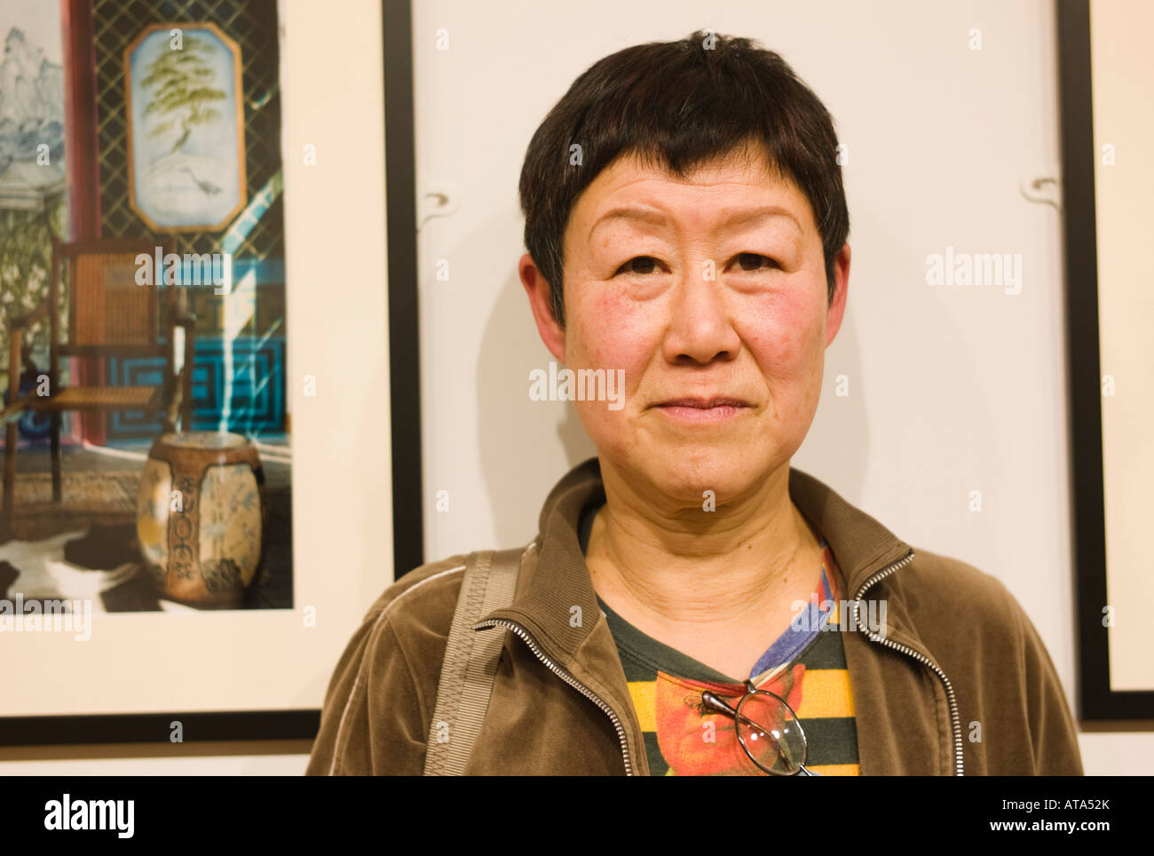 Female photographer ethnic hi-res stock photography and images - Alamy