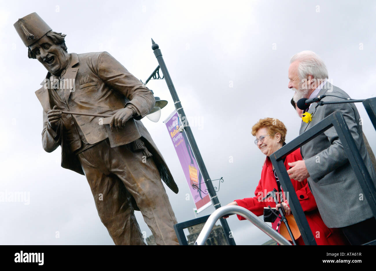 Welsh actor Sir Anthony Hopkins unveiling statue of comedian Tommy ...