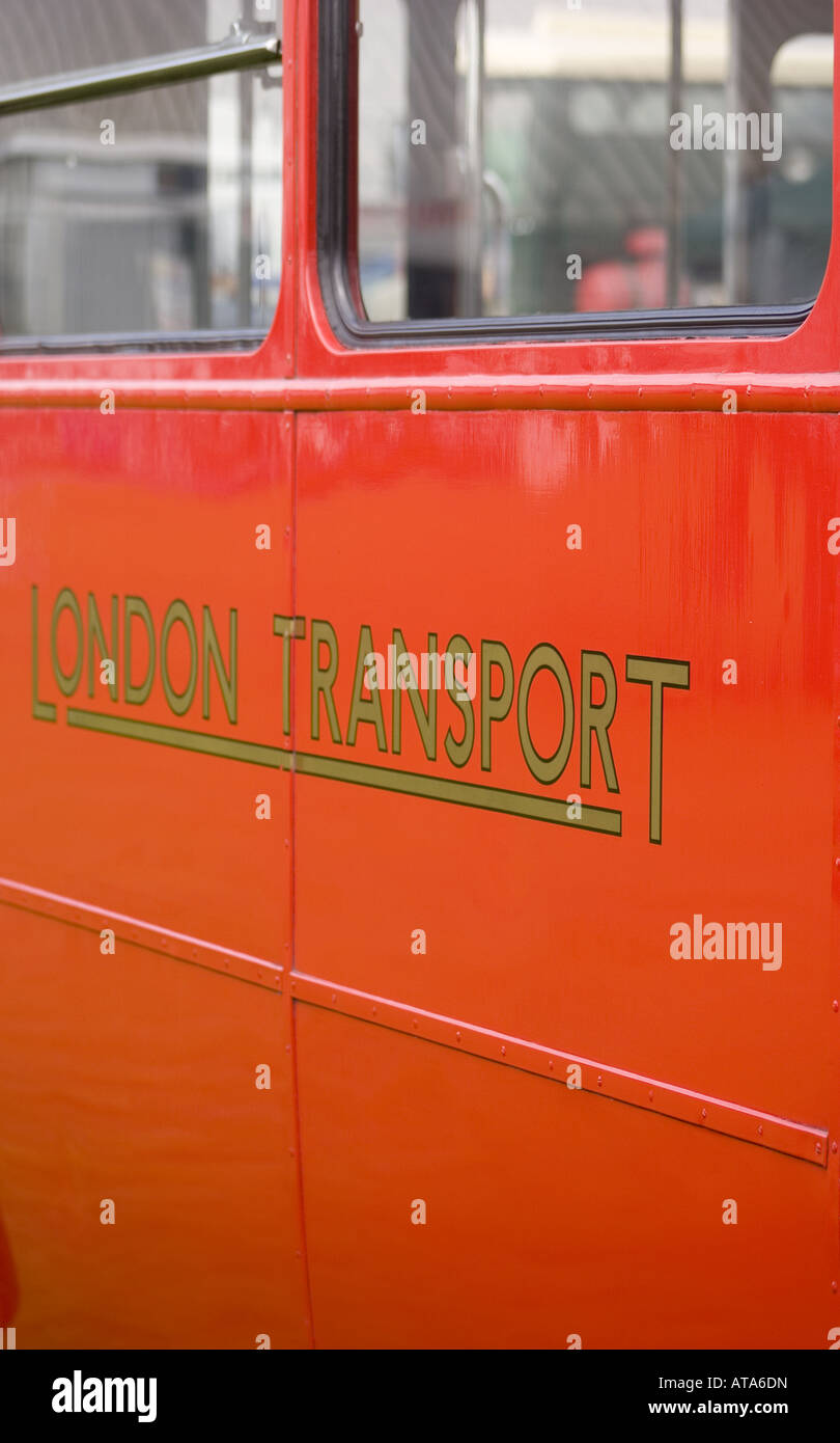 Red bus livery hi-res stock photography and images - Alamy