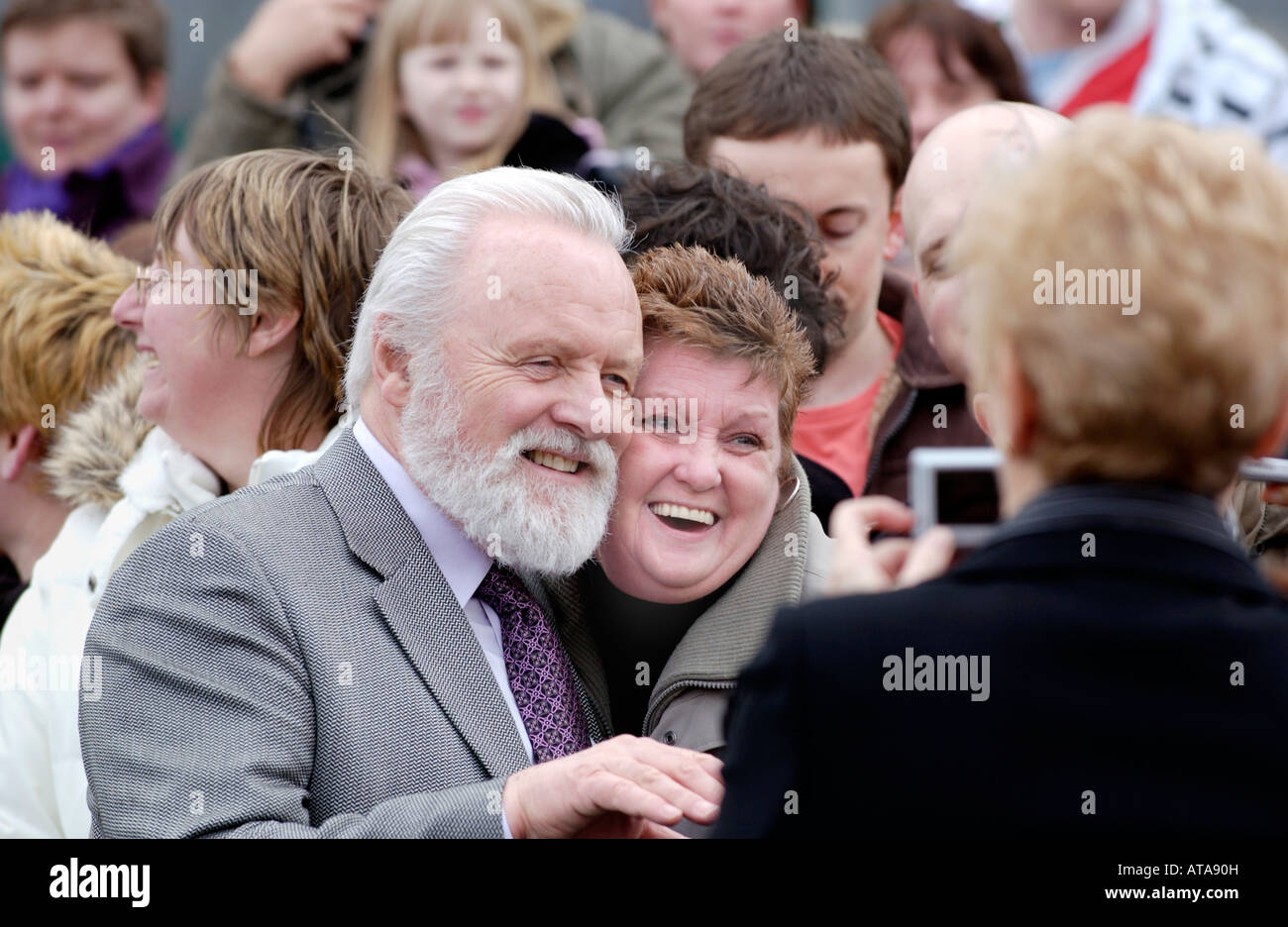 Actor fan crowd hi-res stock photography and images - Alamy