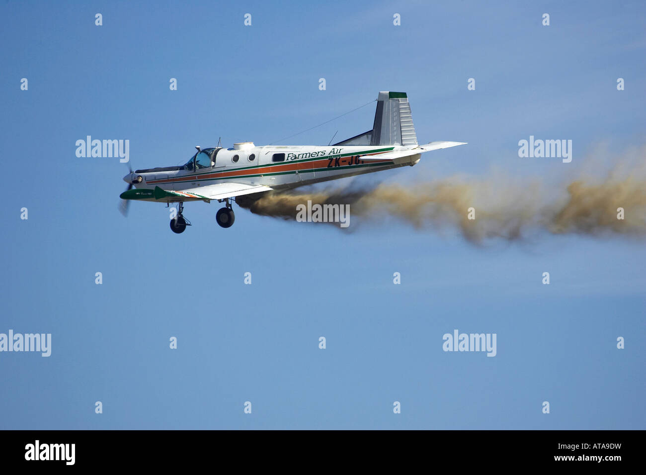 Top dressing plane hi-res stock photography and images - Alamy
