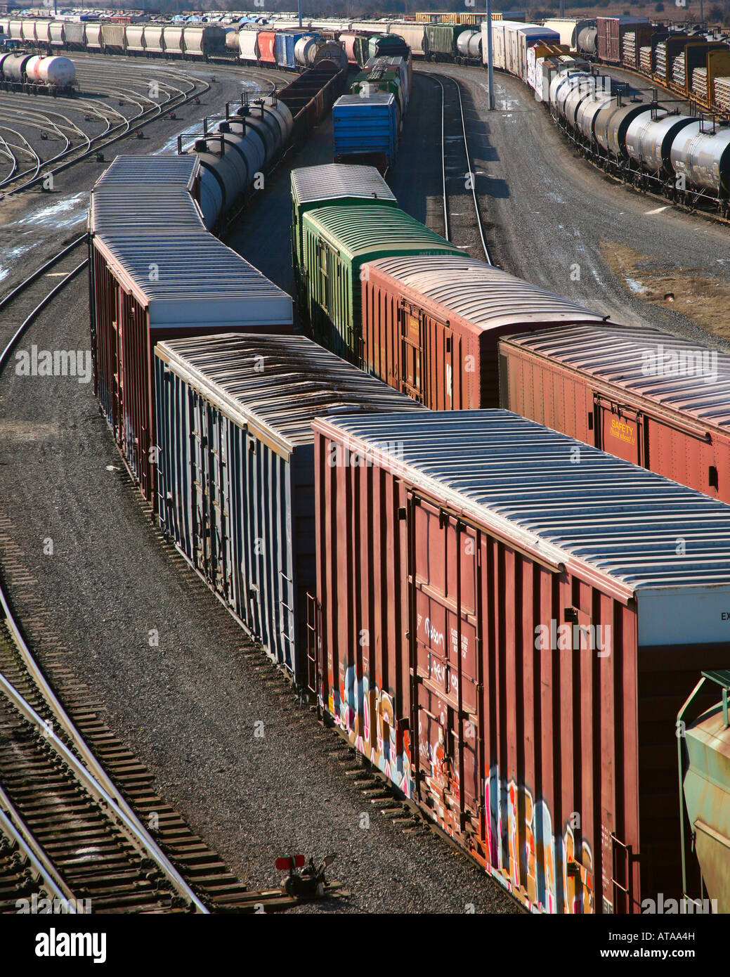 Rail yard hi-res stock photography and images - Alamy