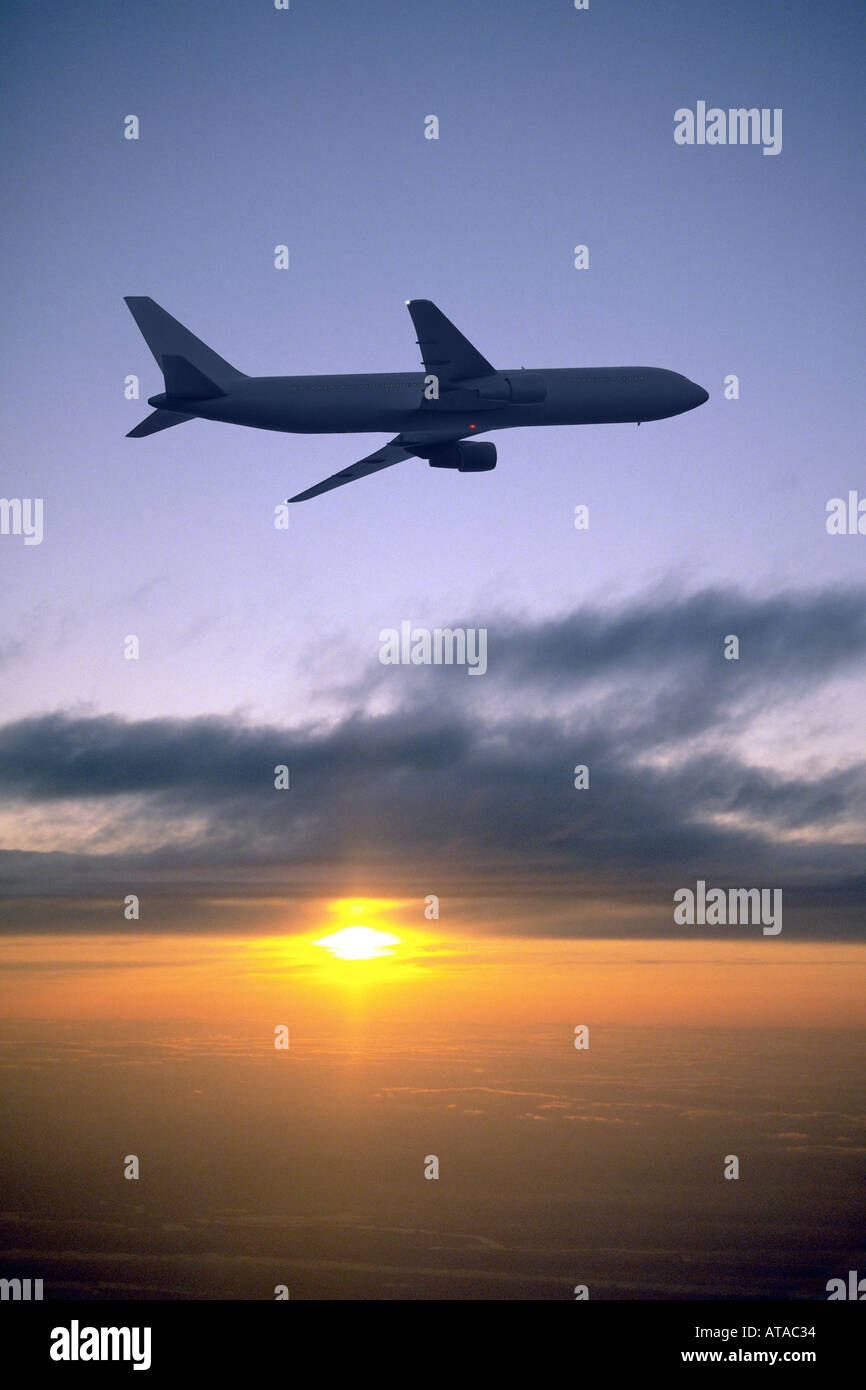 Daybreak from airplane hi-res stock photography and images - Alamy