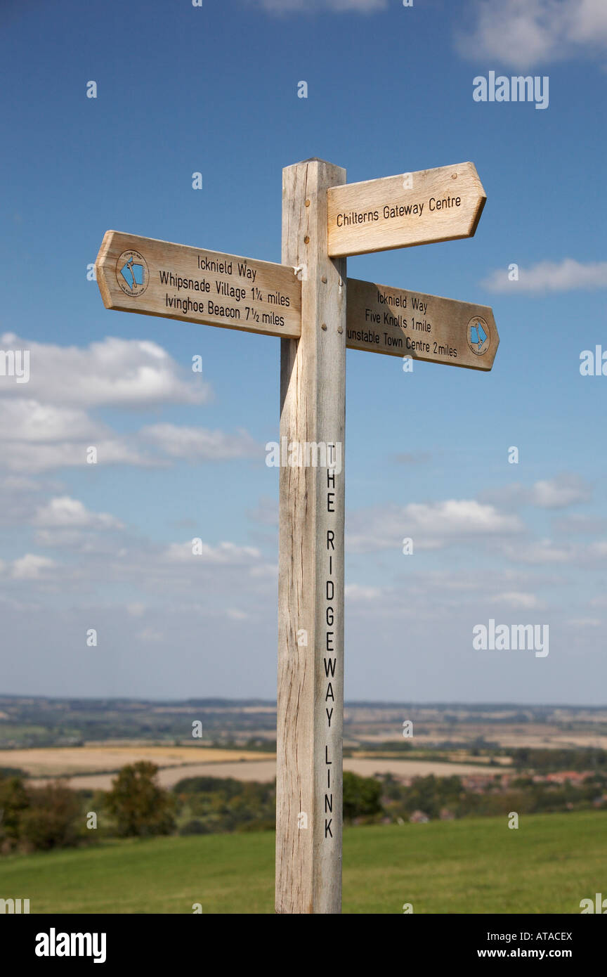 Ridgeway Signpost on Dunstable Downs Stock Photo - Alamy