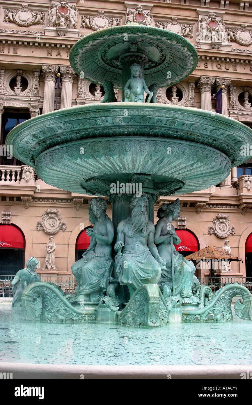 Water fountian hi-res stock photography and images - Alamy