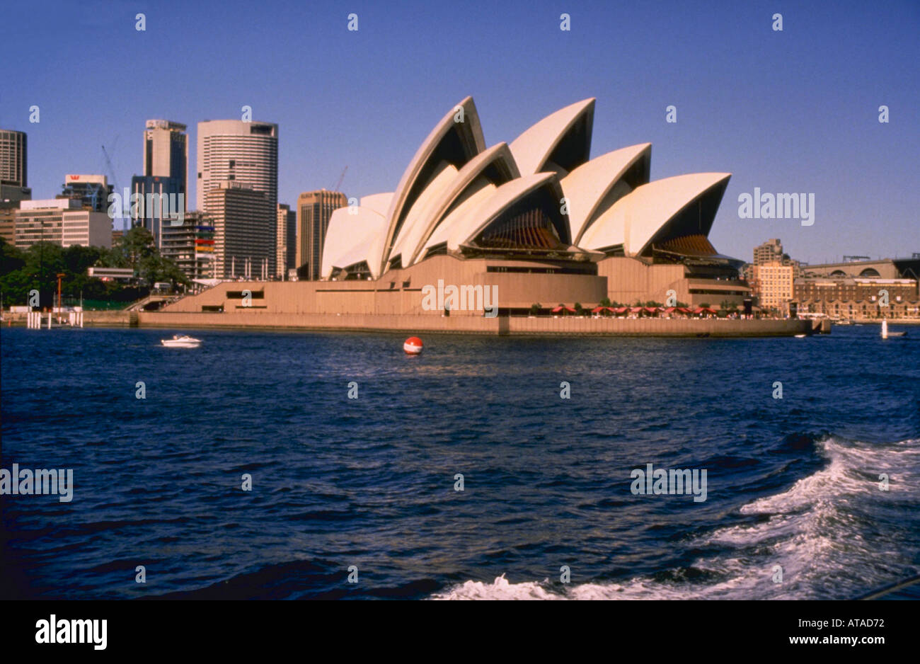 WATERFRONT VIEW OF OPERA HOUSE IN SYDNEY AUSTRALIA Stock Photo - Alamy