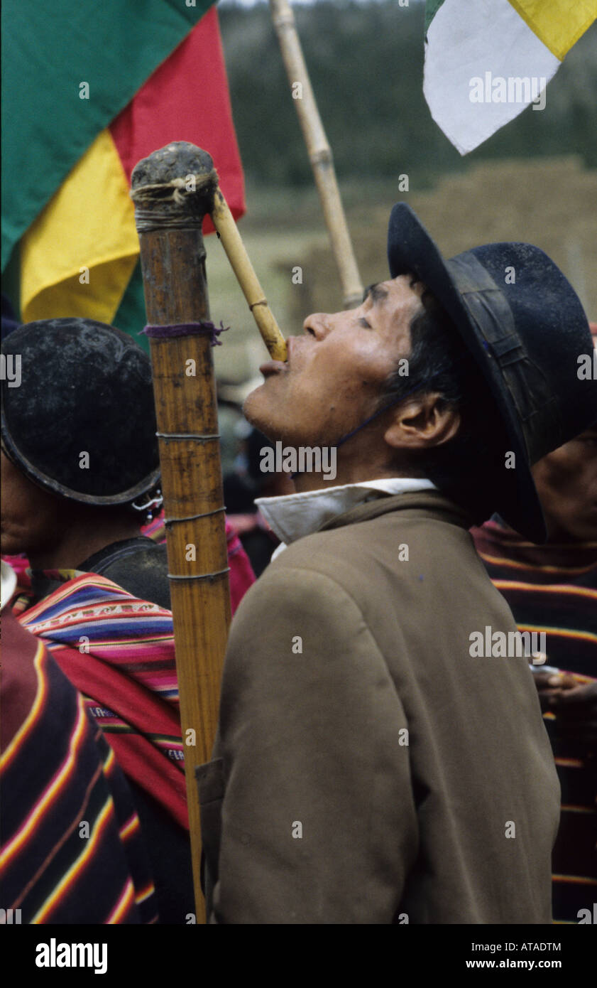 Native american flute player hi-res stock photography and images - Alamy