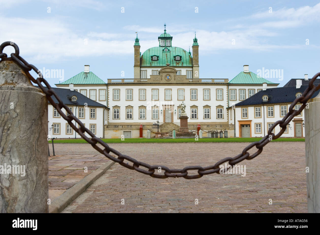 Fredensborg palace denmark hi-res stock photography and images - Alamy