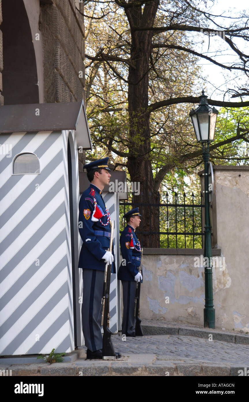 Guards at Prague Castle Stock Photo - Alamy