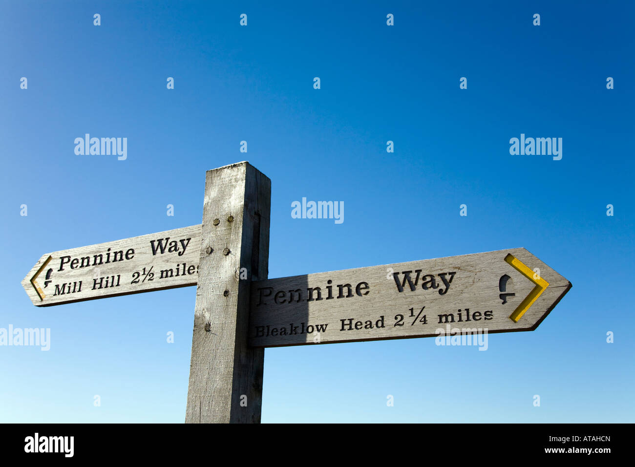 Pennine way path sign hi-res stock photography and images - Alamy