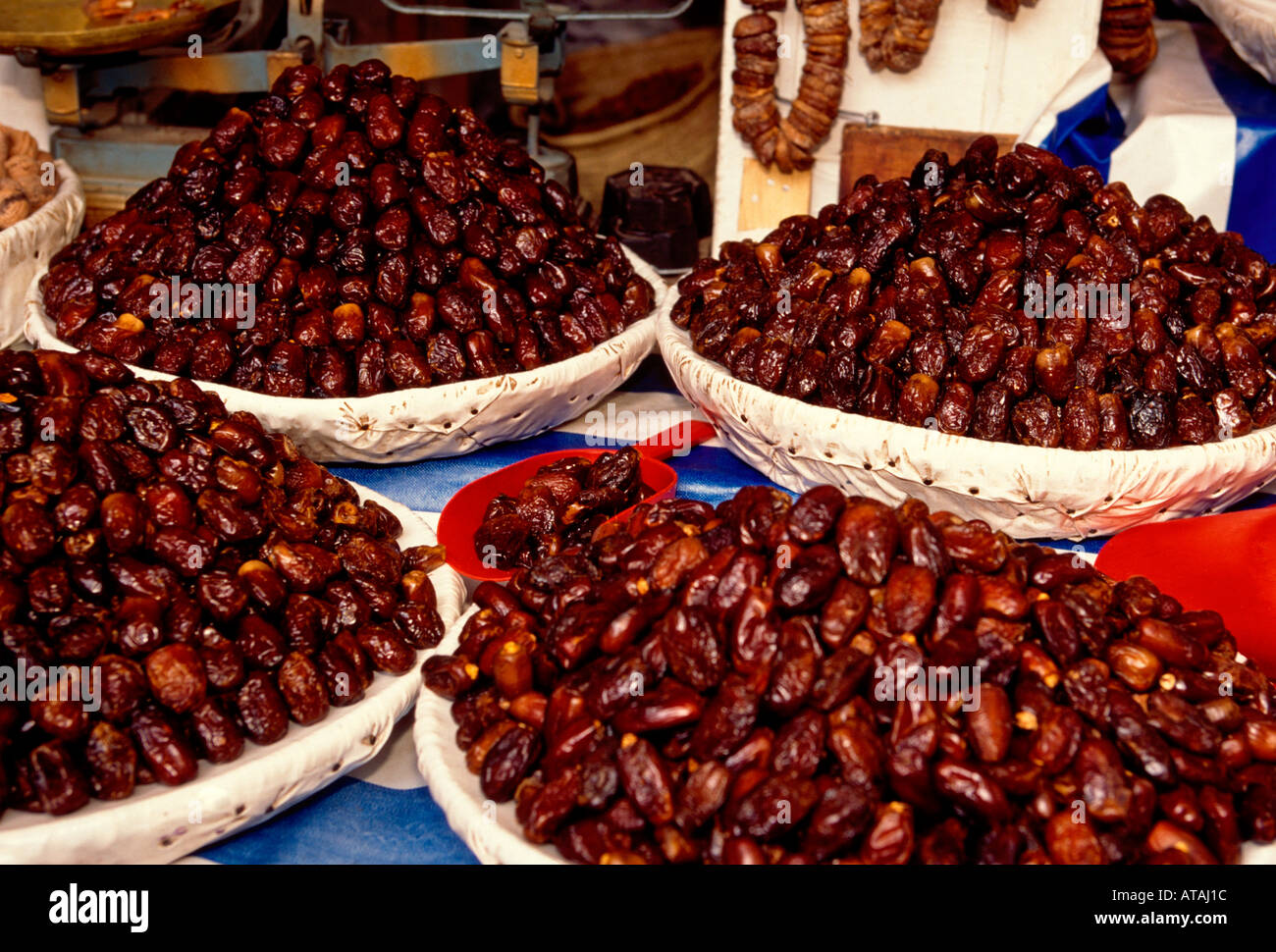 Moroccan vendor, Moroccan, vendor, date vendor, selling dates, dates ...