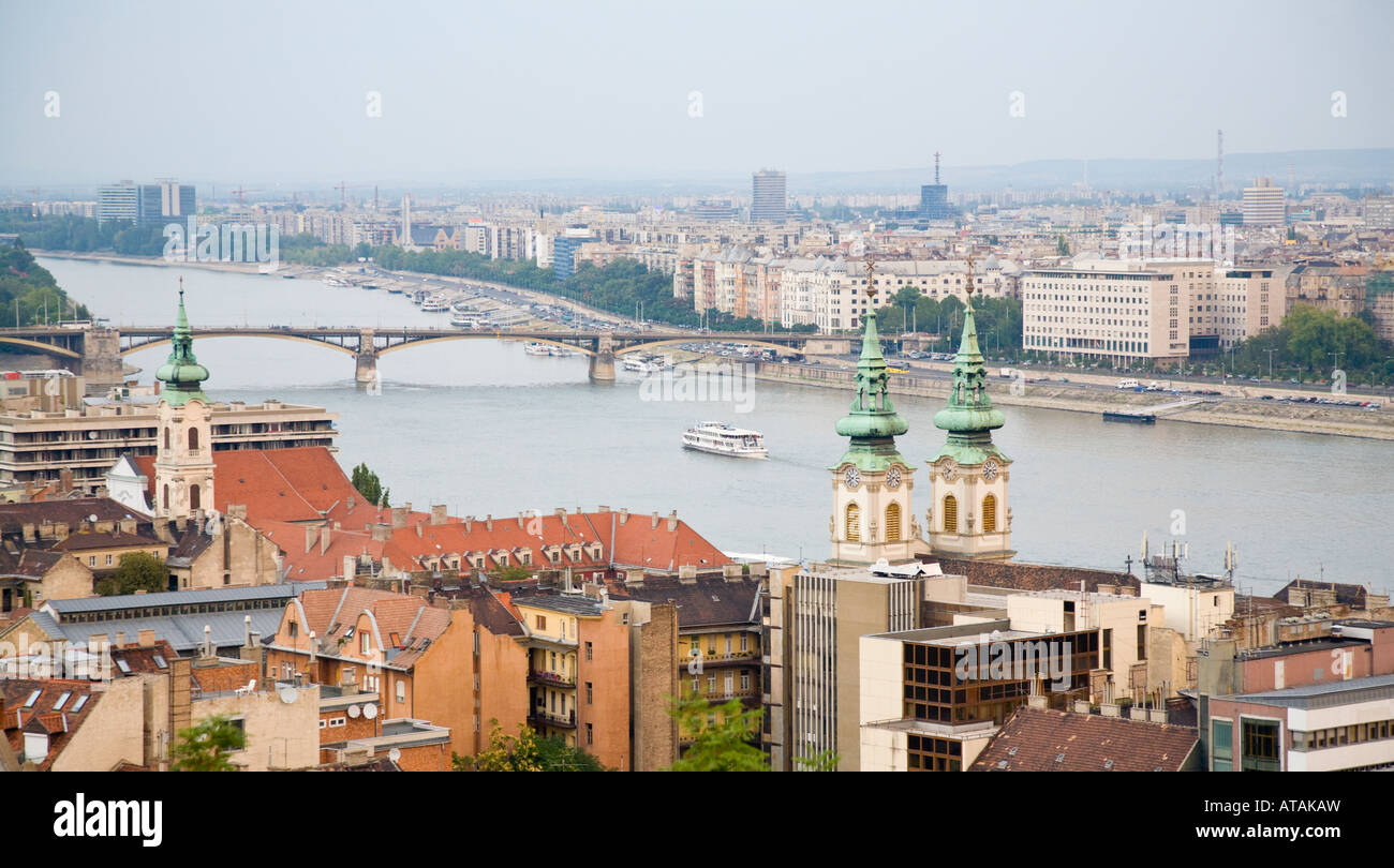 The river Danube flowing between the two city districts of Buda (in ...
