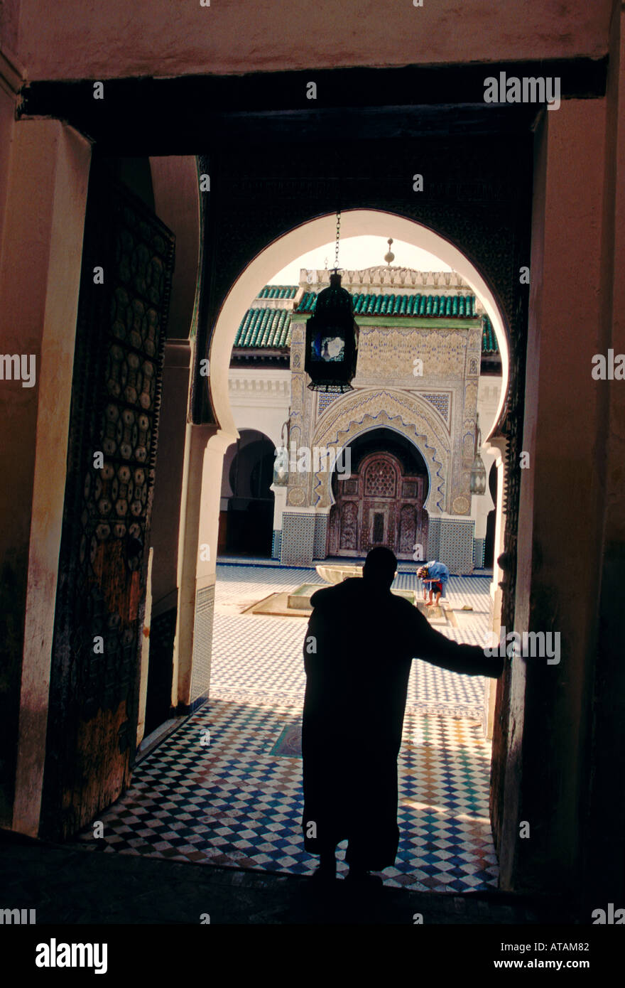 Moroccans praying hi-res stock photography and images - Alamy