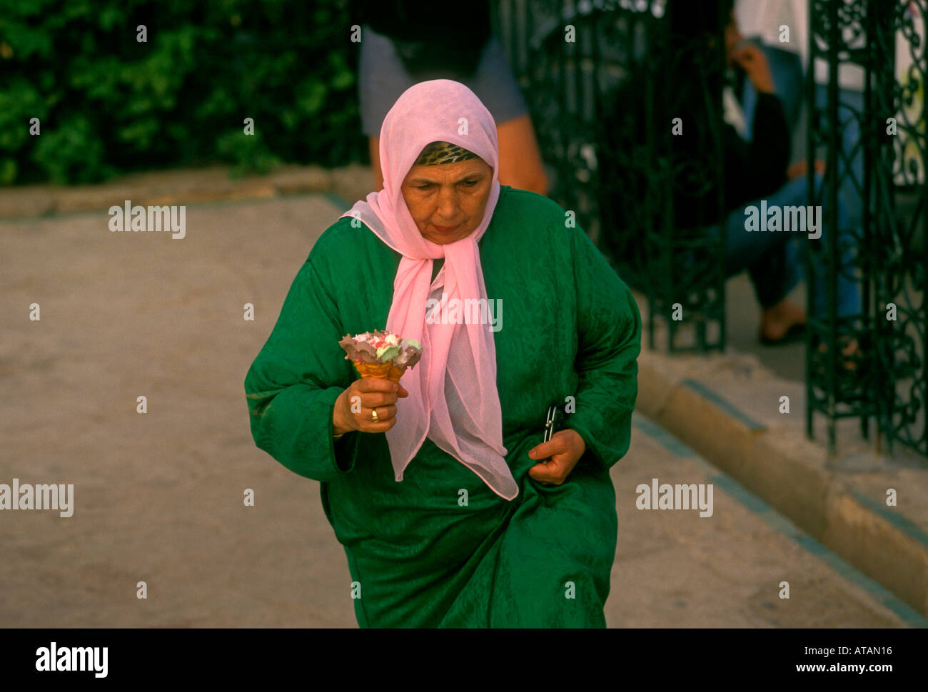 1, one, Moroccan woman, Moroccan, woman, adult woman, female, eating ...