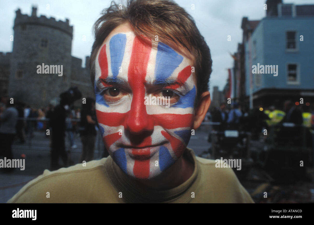Face painted with union jack hi-res stock photography and images - Alamy