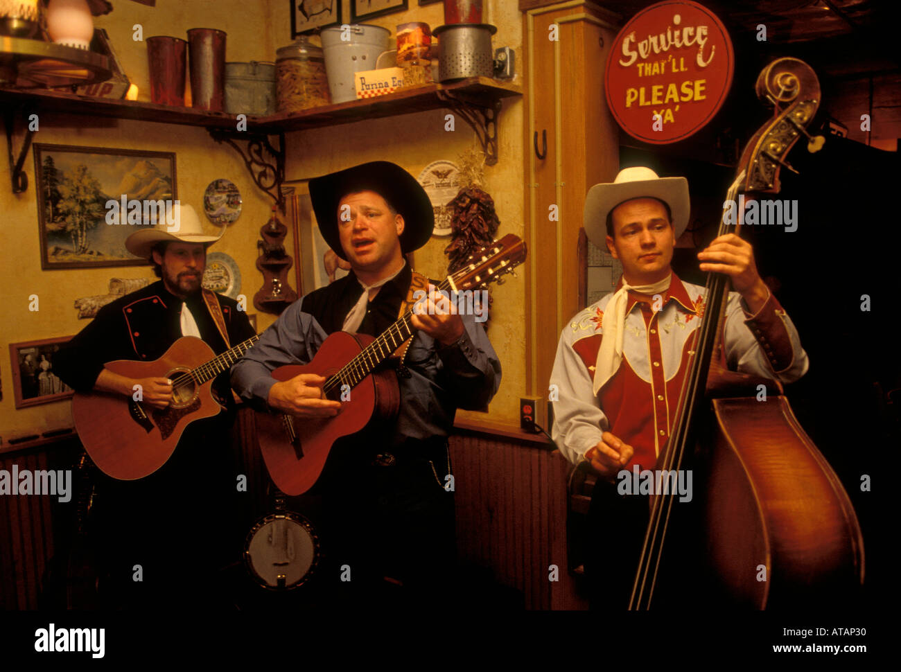 Musical artist hi-res stock photography and images - Alamy