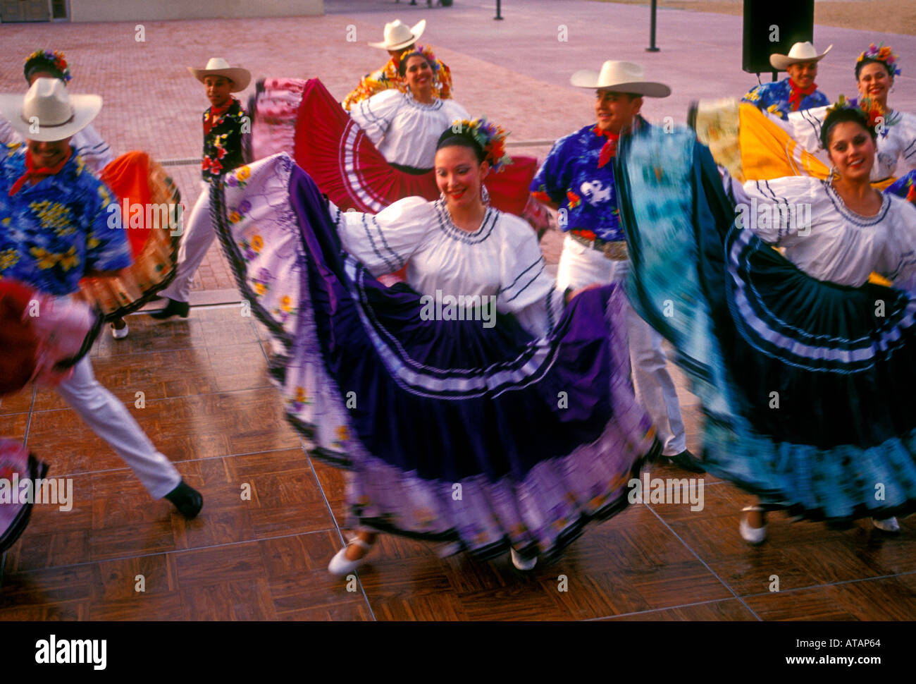 Mexican dance new mexico hi-res stock photography and images - Alamy