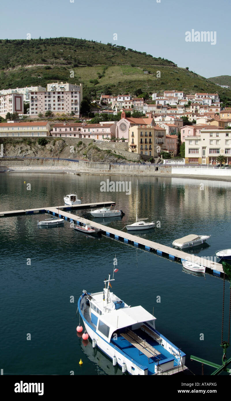 Cerbere france french spainish boarder harbour bay Stock Photo - Alamy
