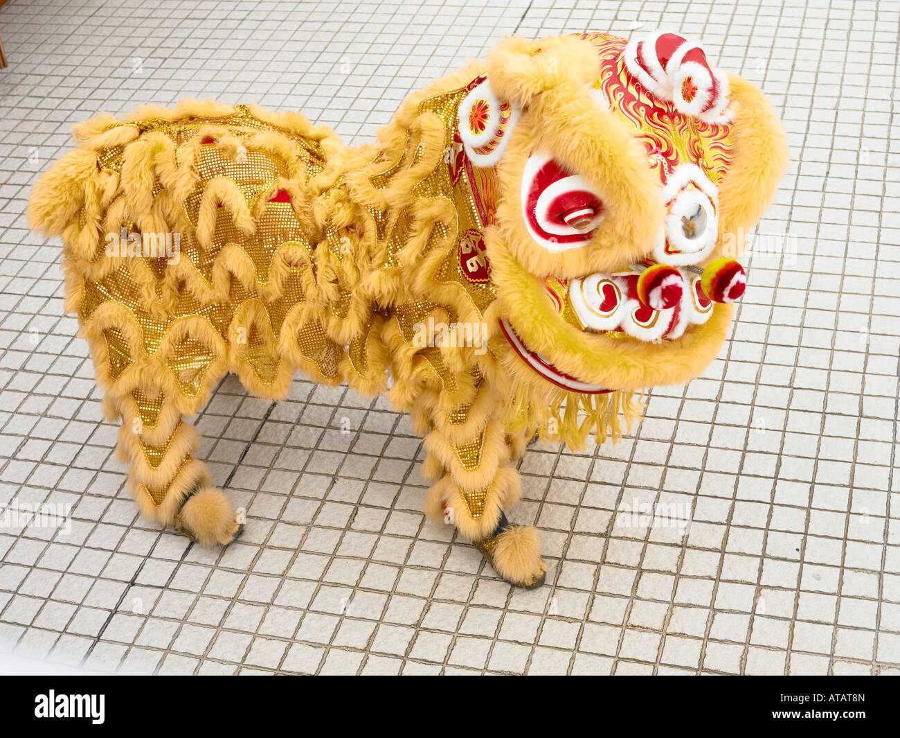 Lion dance performer chinese banner hi-res stock photography and images ...