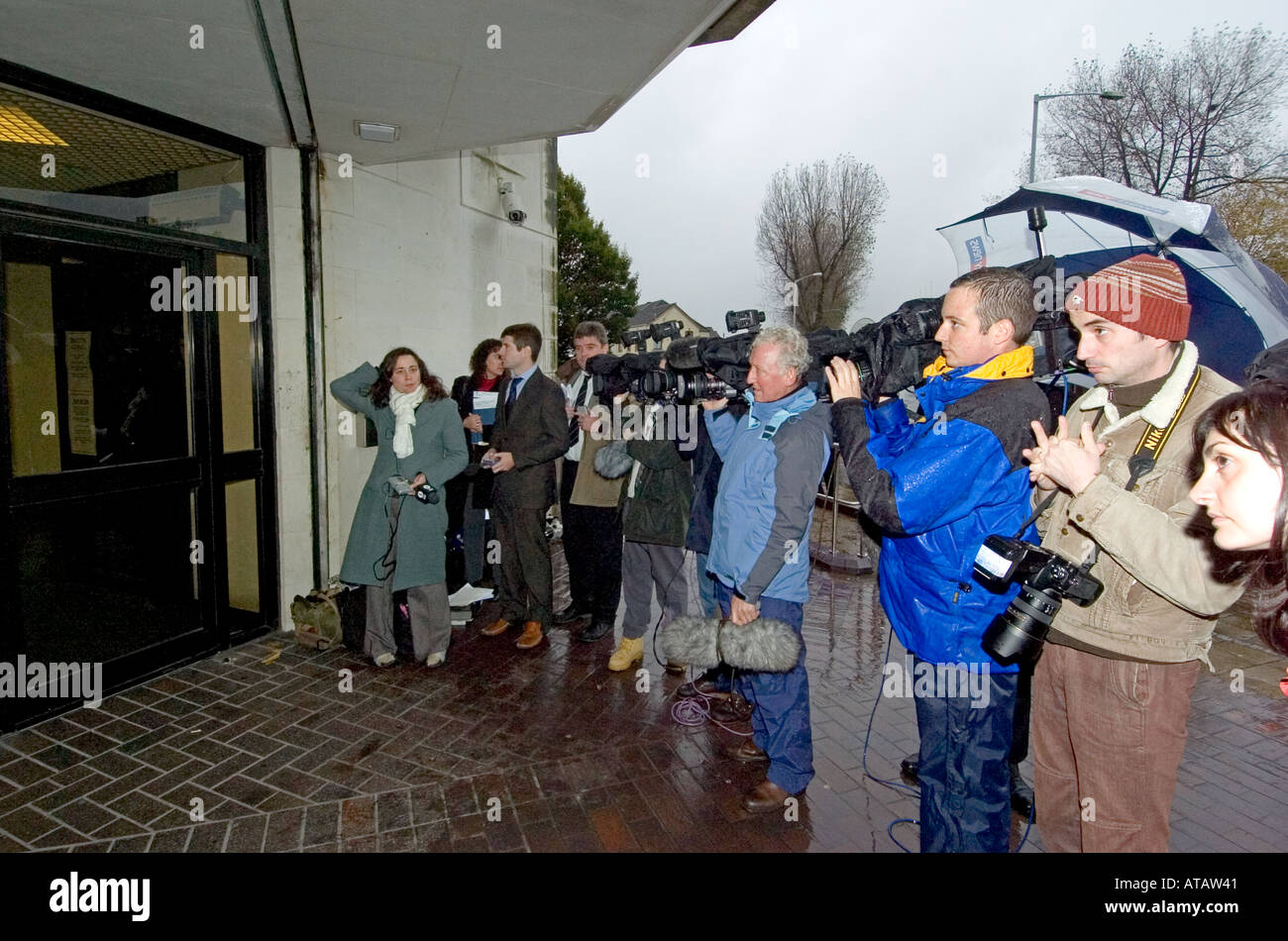 Members of the press outside court Stock Photo - Alamy