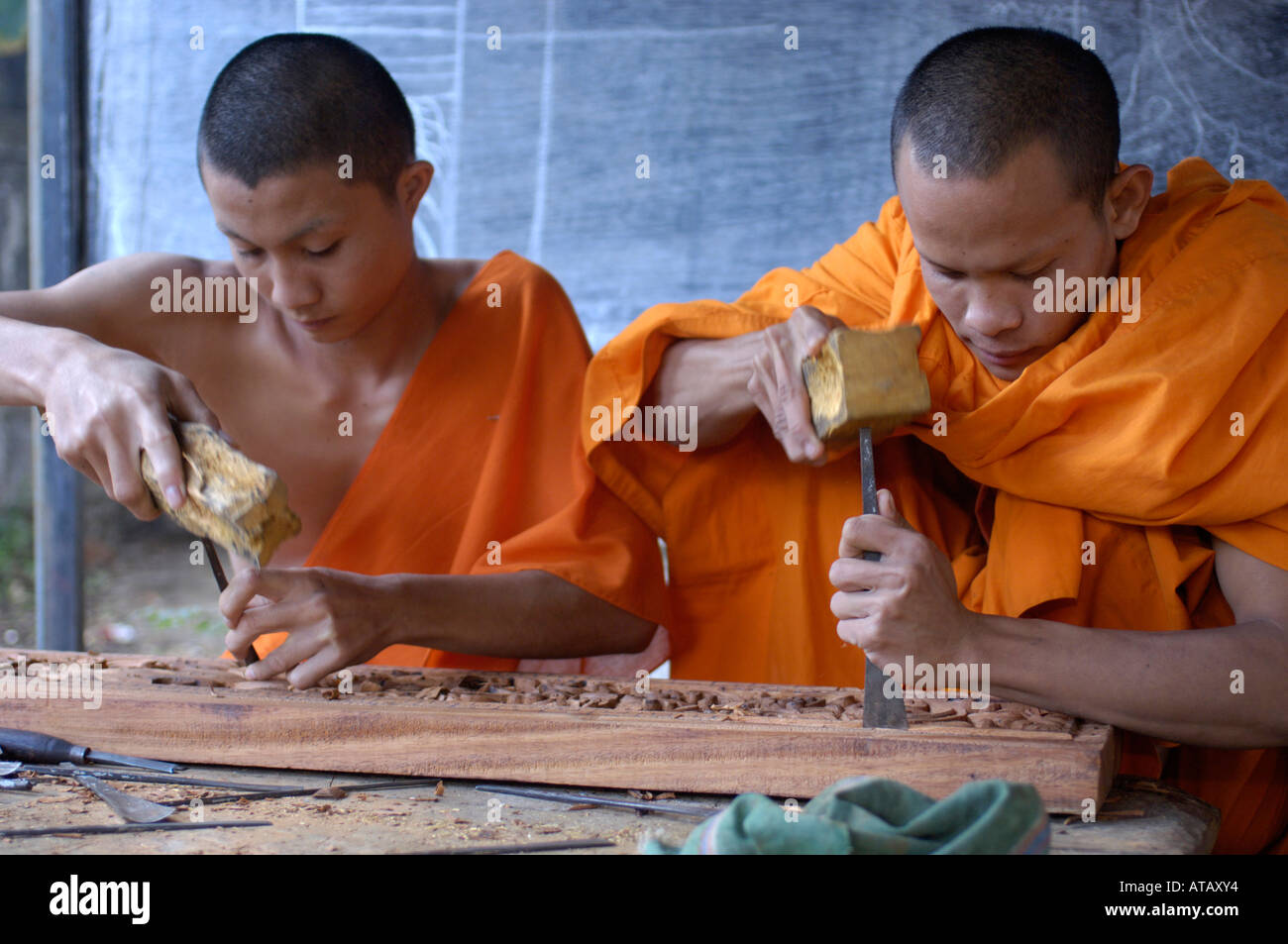 Monks working hi-res stock photography and images - Alamy