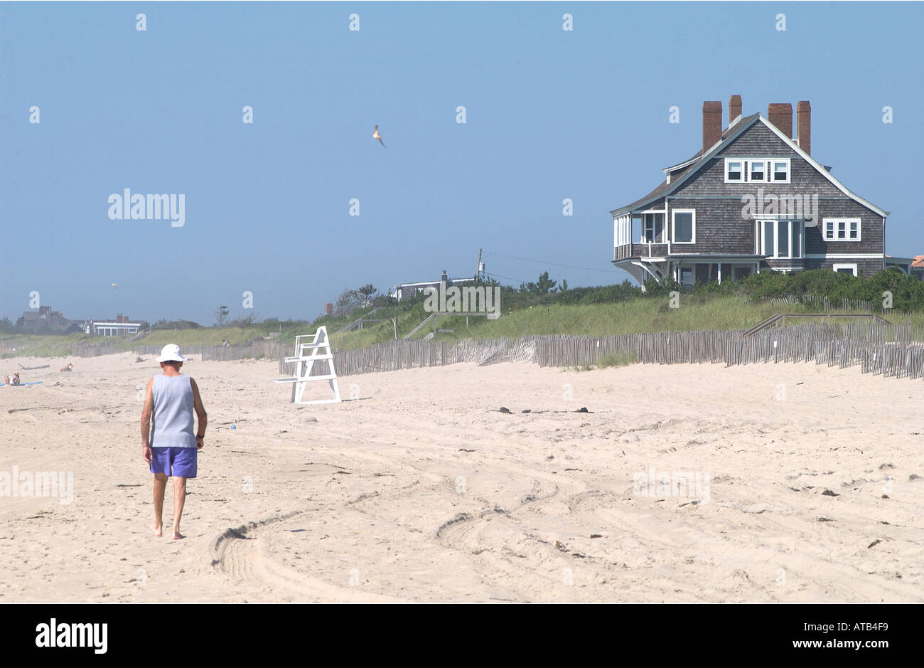 Wainscott NY 081001 Beach Lane in Wainscott NY With Kennedy house in ...