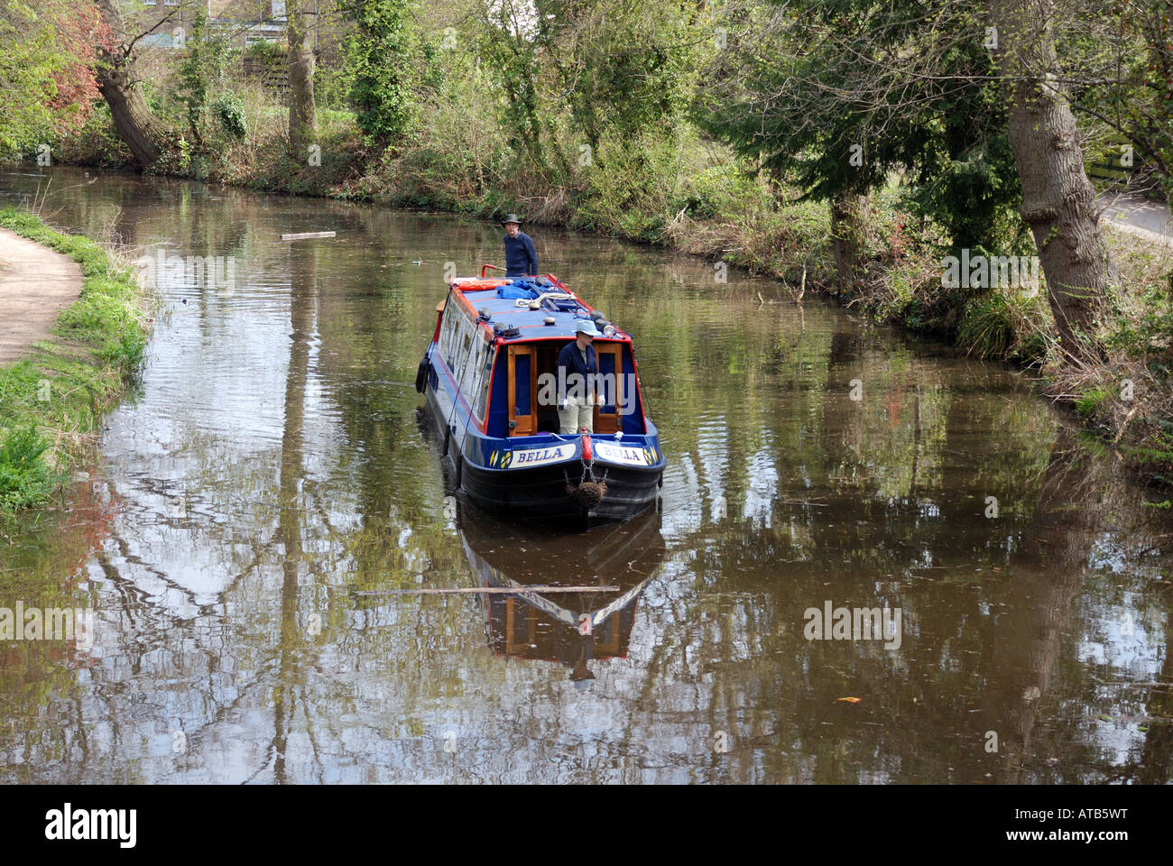 Narrowboat approaching bridge hi-res stock photography and images - Alamy Narrowboat approaching bridge hi-res stock photography and images - Alamy