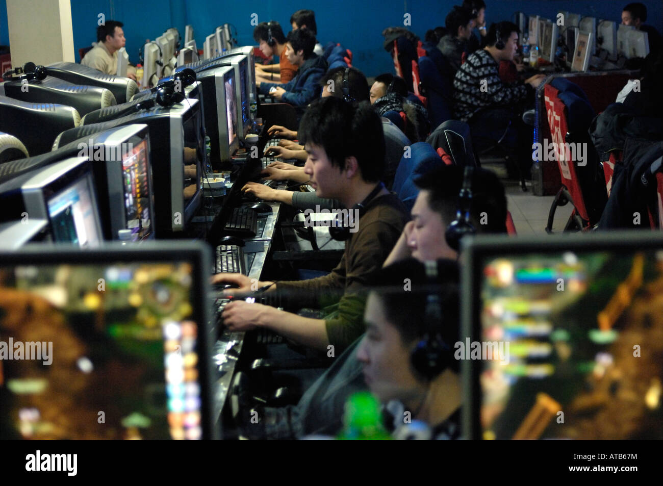 China gaming cafe hi-res stock photography and images - Alamy
