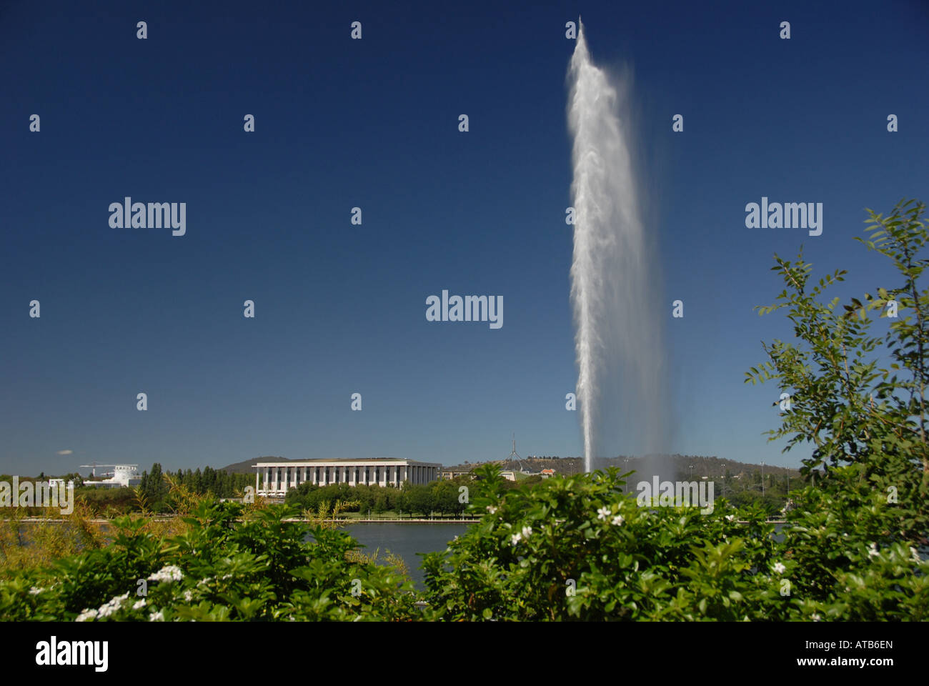 Captain cook water jet fountain hi-res stock photography and images - Alamy