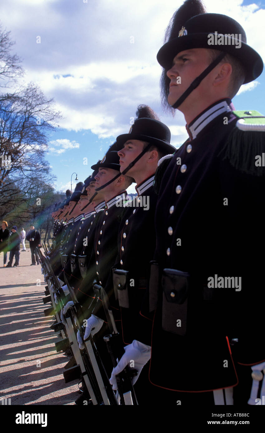 Royal palace oslo guards hi-res stock photography and images - Alamy
