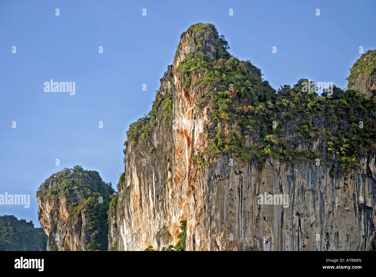 Southeast asia mountains ranges hi-res stock photography and images - Alamy