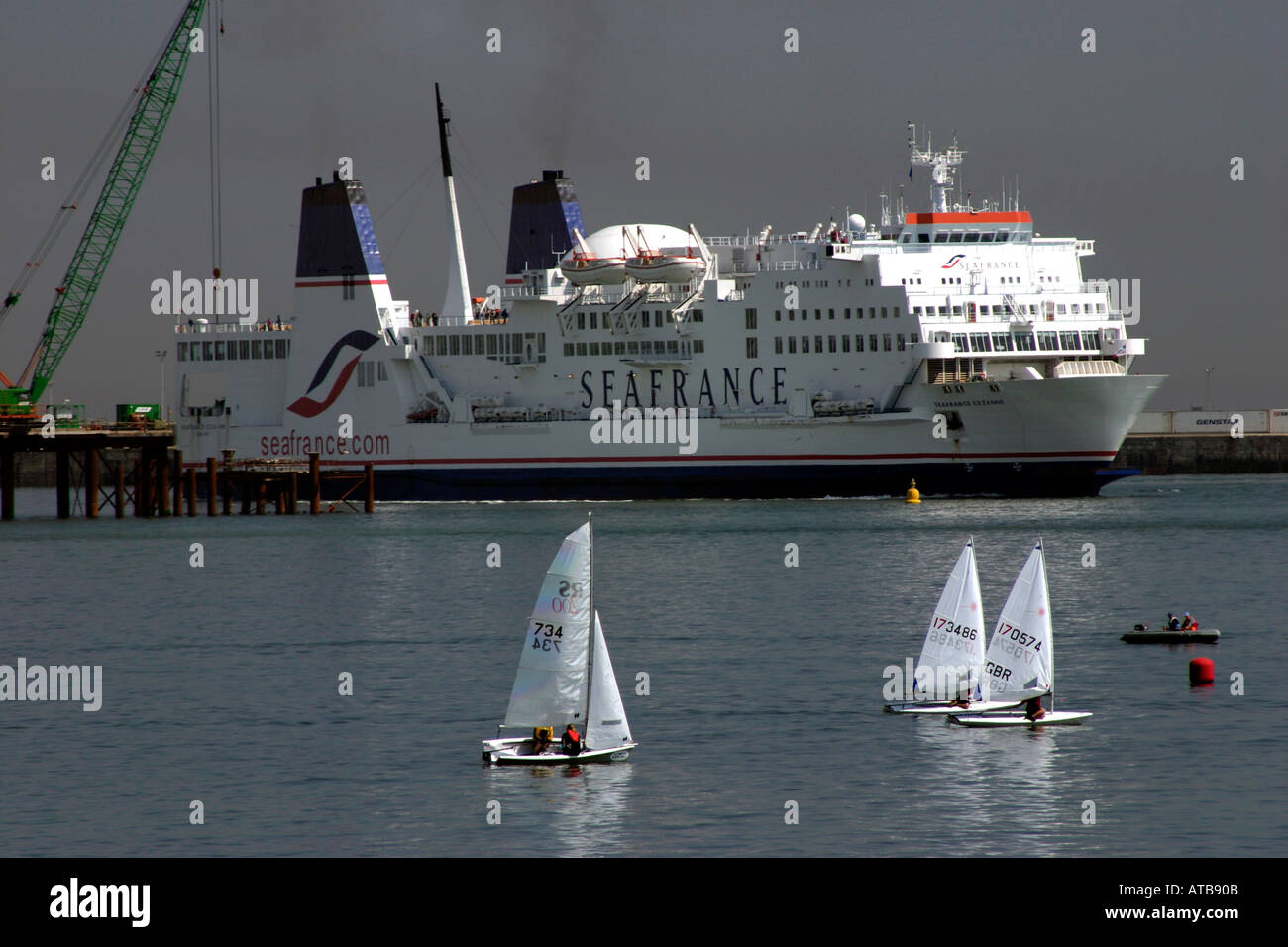 Dinghy uk dover hi-res stock photography and images - Alamy