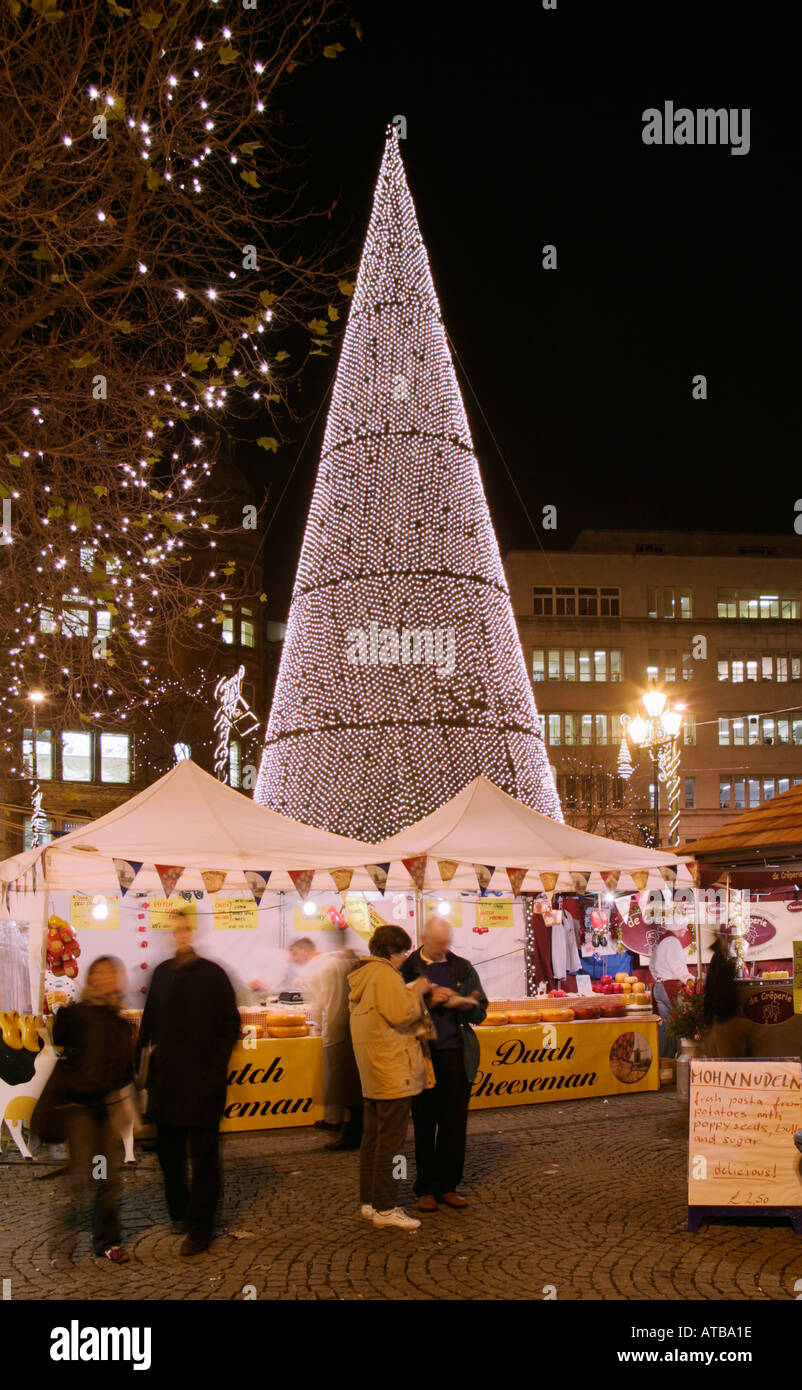 Christmas Market in Albert Square, in front of Manchester Town Hall ...