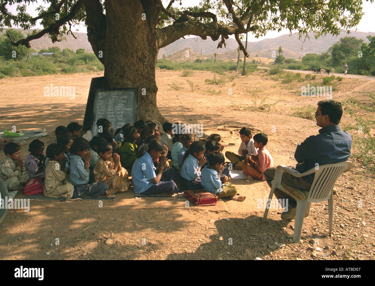 Open air school india hi-res stock photography and images - Alamy