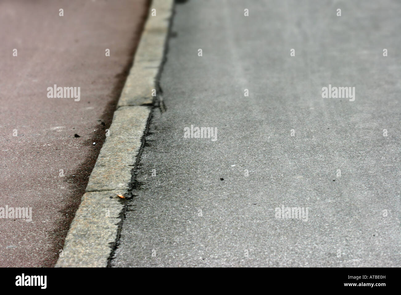 Road and sidewalk Stock Photo - Alamy