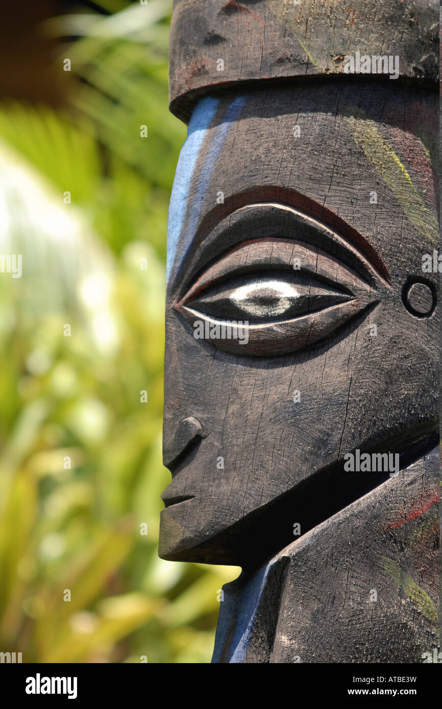 Traditional Tiki Statue on Bora Bora, French Polynesia, Bora Bora Stock ...