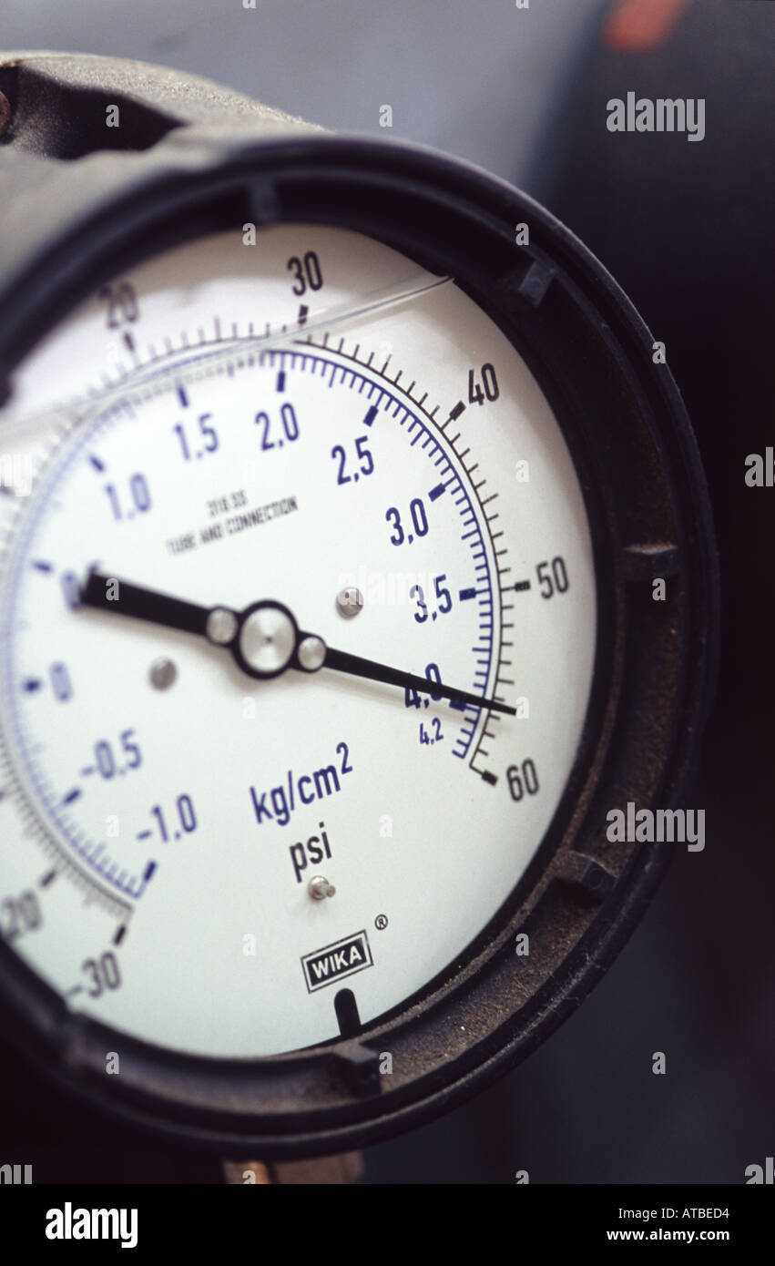 Tank needle hi-res stock photography and images - Alamy