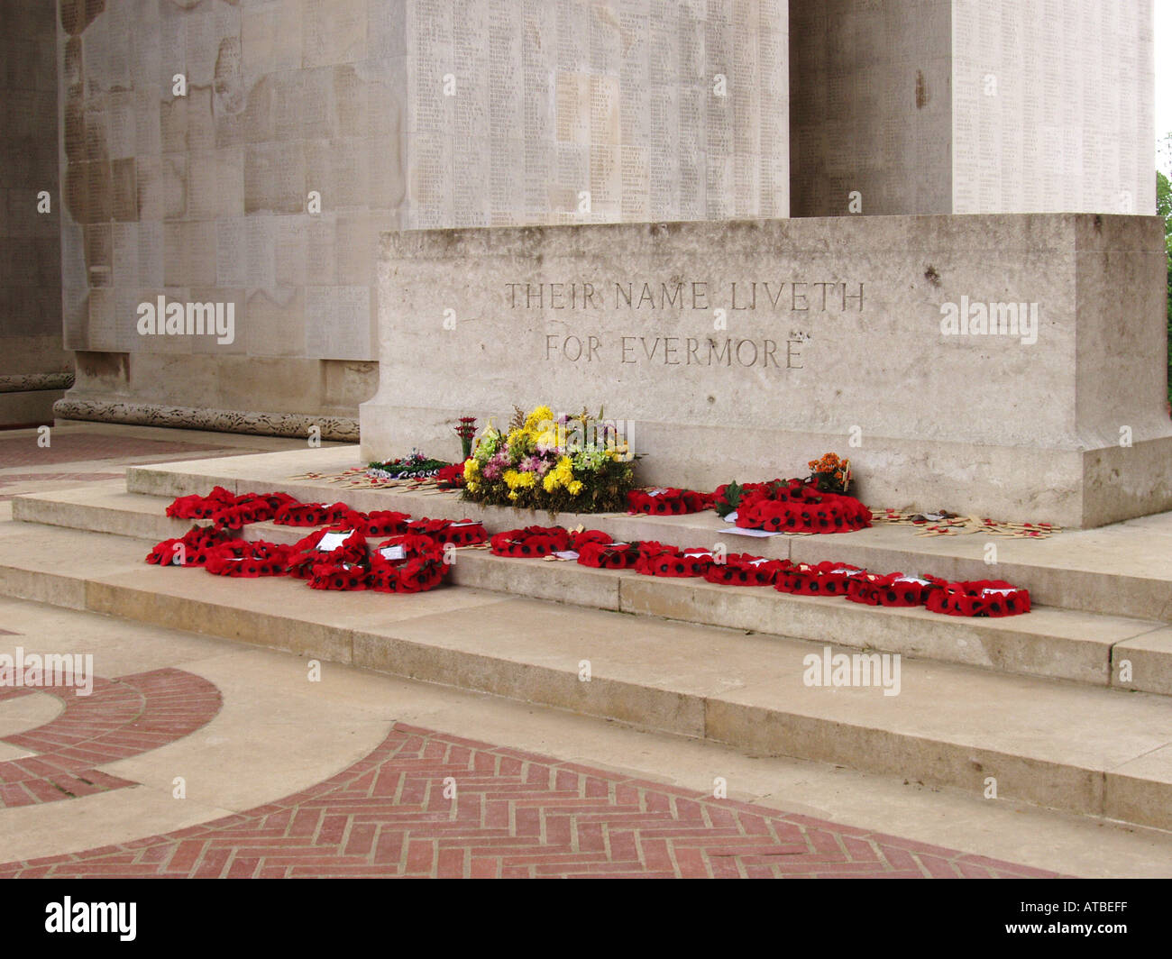 Headstones memorial cwgc hi-res stock photography and images - Alamy